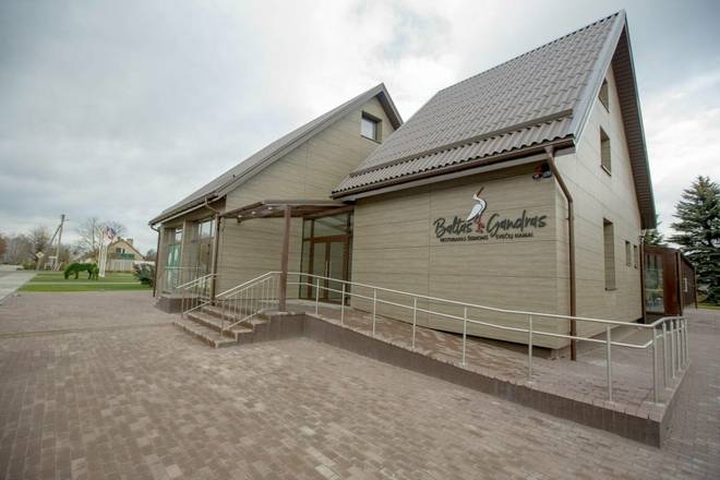 SVEČIŲ NAMAI „BALTAS GANDRAS“